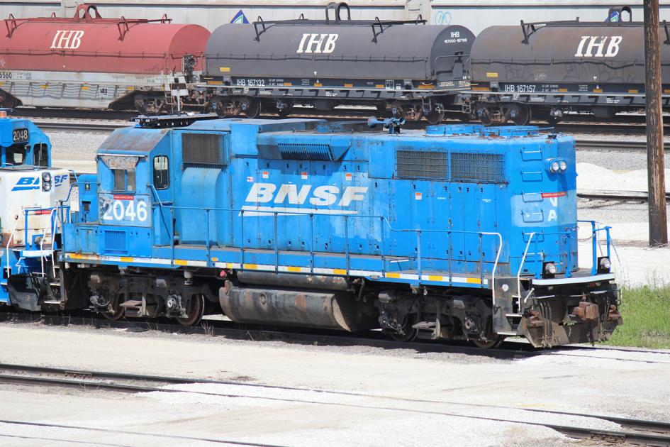 BNSF 2046 (CR 7729) | Conrail Photo Archive