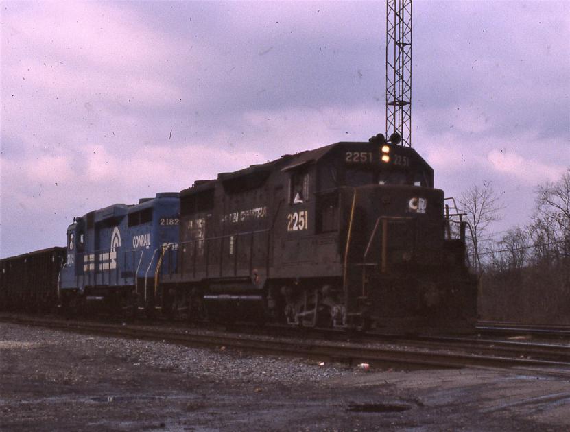 CR 2251 and 2182 with an empty ore train at Abrams Yard, Norristown PA ...