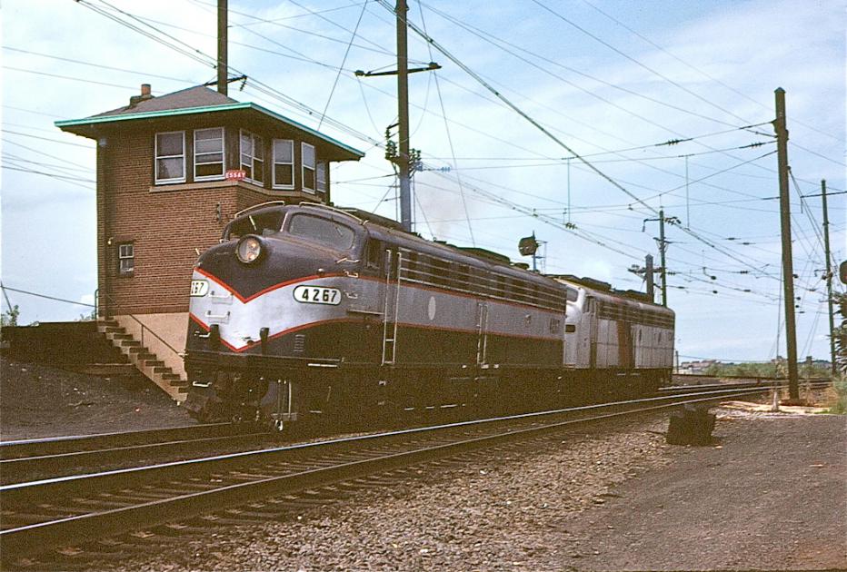 NJT 4267 ex-PC 4251 South Amboy, NJ 7-10-1981 | Conrail Photo Archive