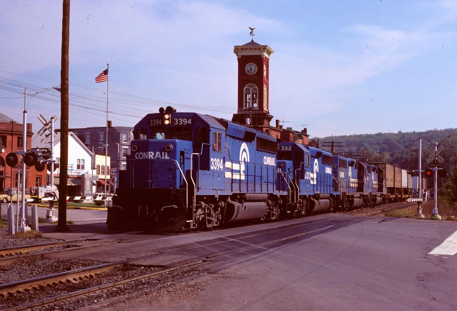 CR 3394 TV-9 Chatham NY Oct 1980 | Conrail Photo Archive