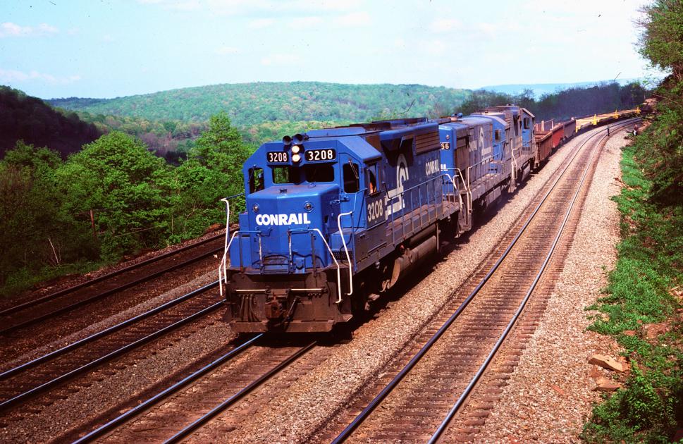 CR 3208 Horseshoe Curve Jun 1978 | Conrail Photo Archive