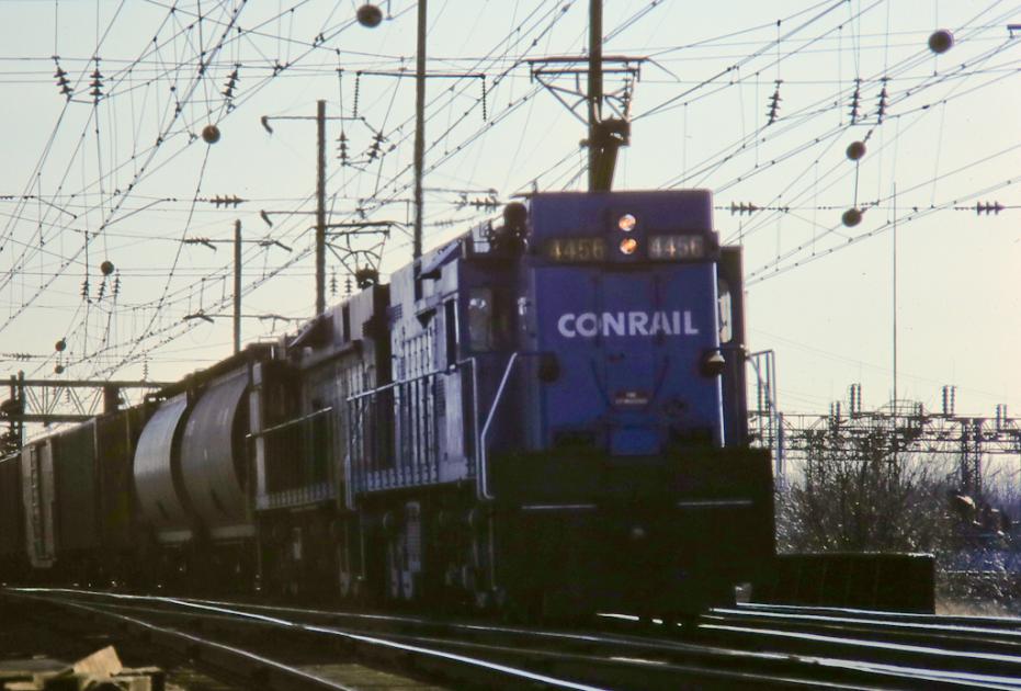 CR 4456 Morrisville, PA 3-26-1977 (2) | Conrail Photo Archive
