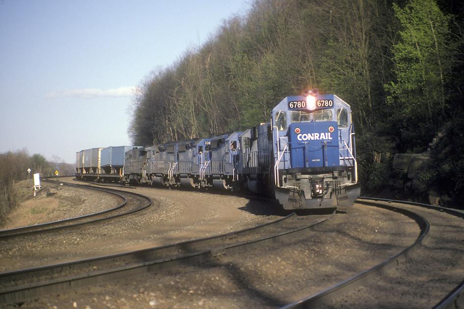 CR 6780 Leads a number of units down Horseshoe Curve, 5/86 | Conrail ...
