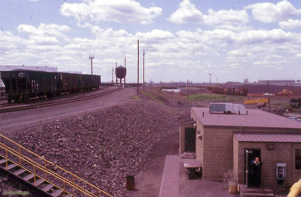 Support yards for Piers 122 and 124. | Conrail Photo Archive