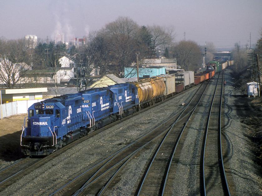 CR 6430 Leads SEEN through Belt Line Jct in Reading, 2/87 | Conrail ...
