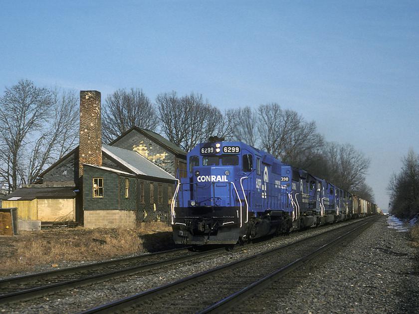 CR 6299 and ALEN through Topton PA, 2/87 | Conrail Photo Archive