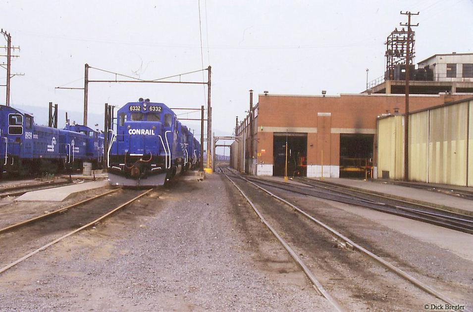 CR 6332 at Enola Yard | Conrail Photo Archive