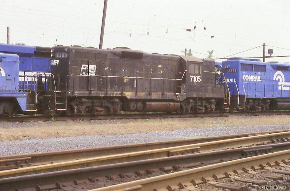 CR 7105 at Enola Yard | Conrail Photo Archive