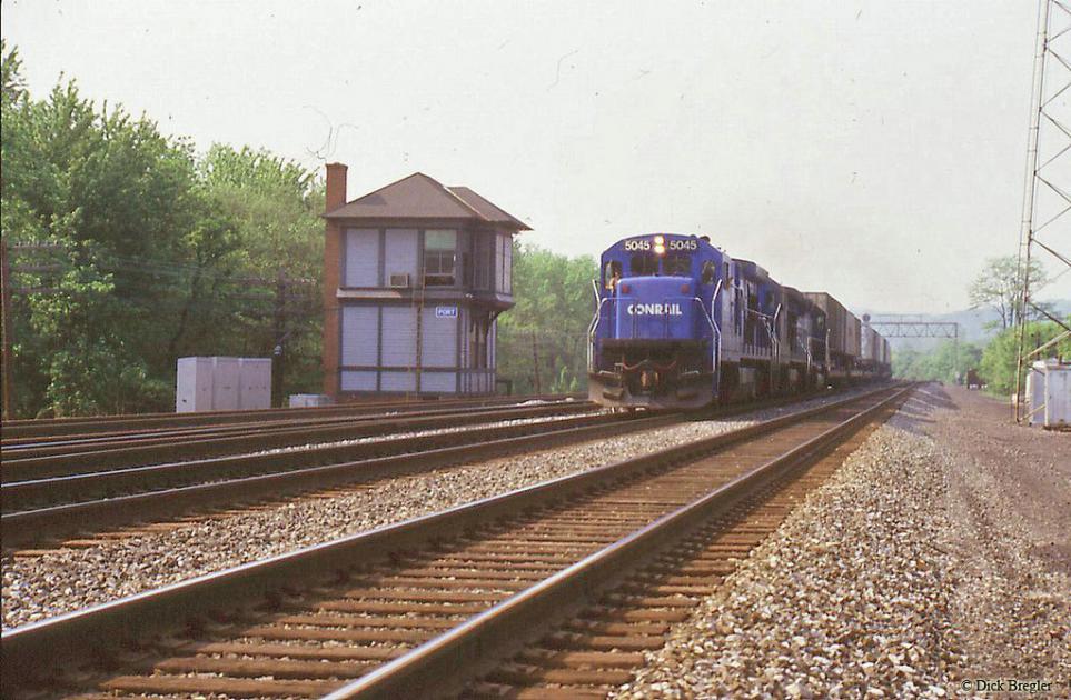 CR 5045 at Port Tower in Newport, PA 1986 | Conrail Photo Archive