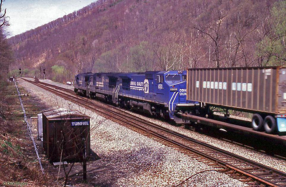 CR 6130 at Spruce Creek in 1993 | Conrail Photo Archive