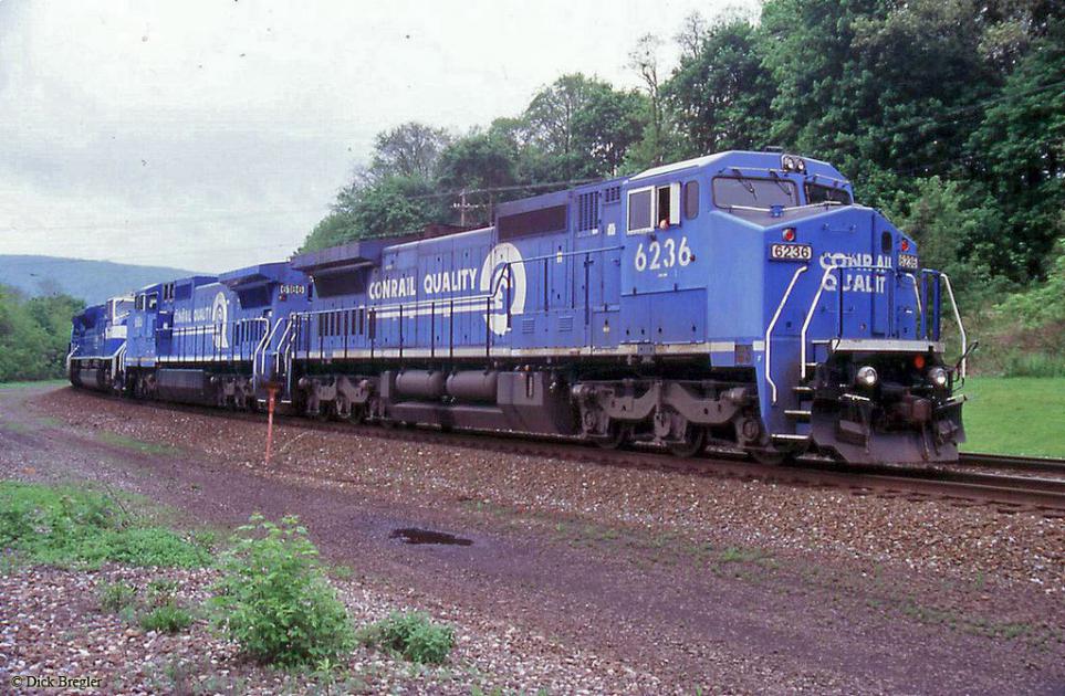 CR 6236 at Lewistown, PA in 1998 | Conrail Photo Archive