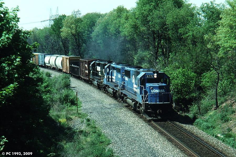 CR 6771 leads ENSE at Grandin, NJ 5/9/93 | Conrail Photo Archive