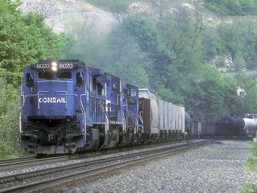 CR 6020 Leads a Mixed Freight Through Birmingham PA, 5/93 | Conrail ...