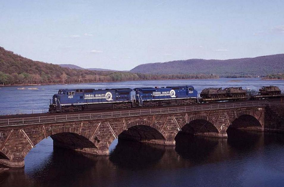 CR 6123 Crossing Sherman's Creek, 4/94 | Conrail Photo Archive