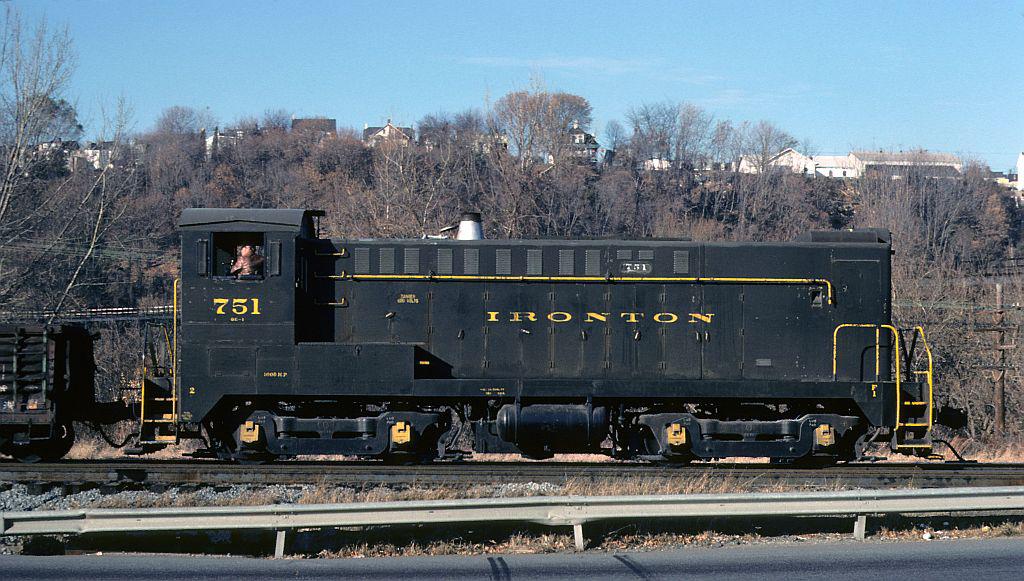 CR 8354 Easton, PA 11-26-1976 | Conrail Photo Archive