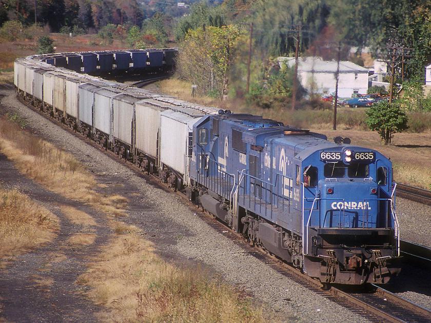 CR 6635 Powers Grain Trian GRB85 Through Marysville PA, 10/89 | Conrail Photo Archive