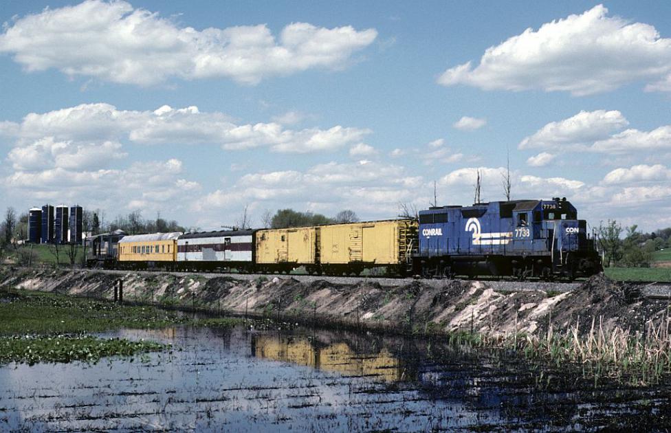CR 7738 Bayard, OH 05-1984 | Conrail Photo Archive
