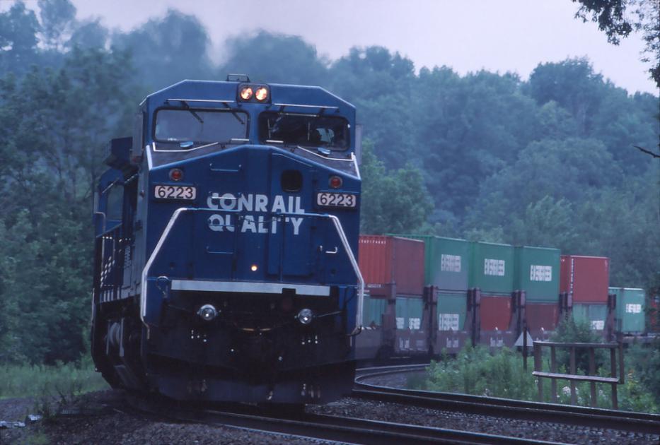 CR 6223 in Hinsdale, MA. on 7/23/94. | Conrail Photo Archive