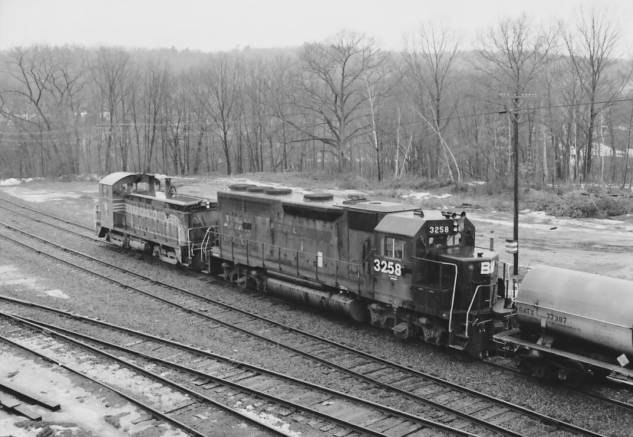 BM 337 (ex CR 3258) at East Deerfield, MA. on 2/18/84. | Conrail Photo ...