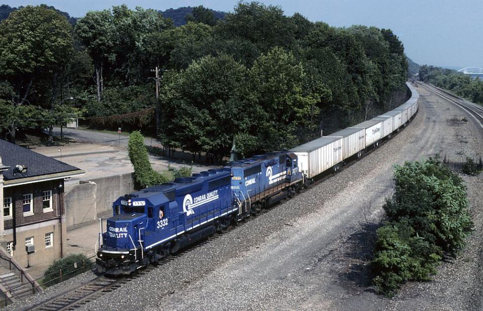 CR 3332 GP40-2 Sewickley 07-98 | Conrail Photo Archive
