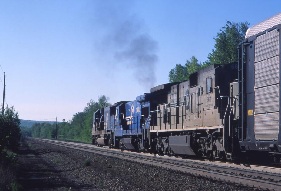 CR 6865 at Hinsdale, MA. on 5/30/98. (4) | Conrail Photo Archive