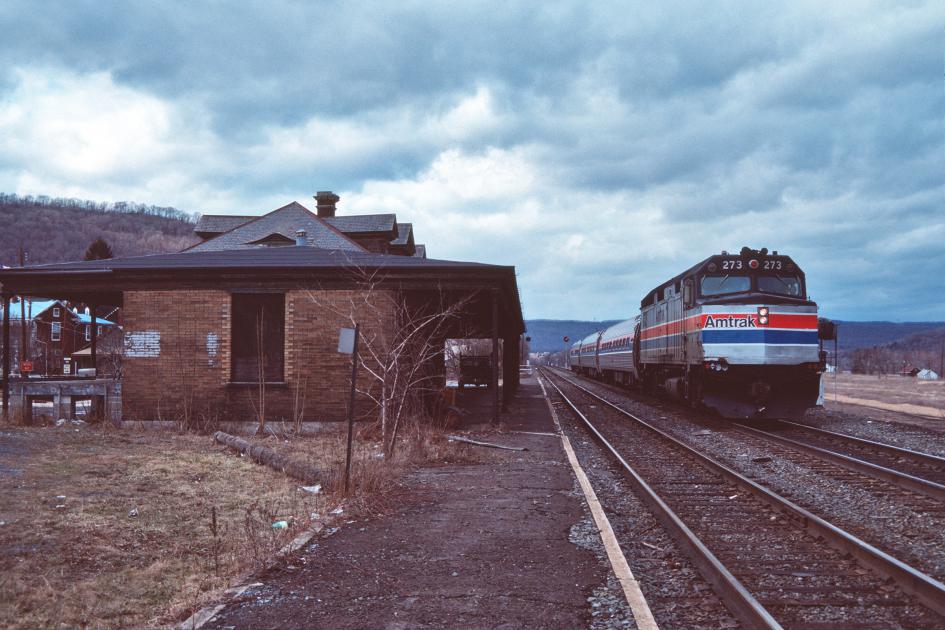 AMTK 273 at Marysville, PA 03/12/85 | Conrail Photo Archive