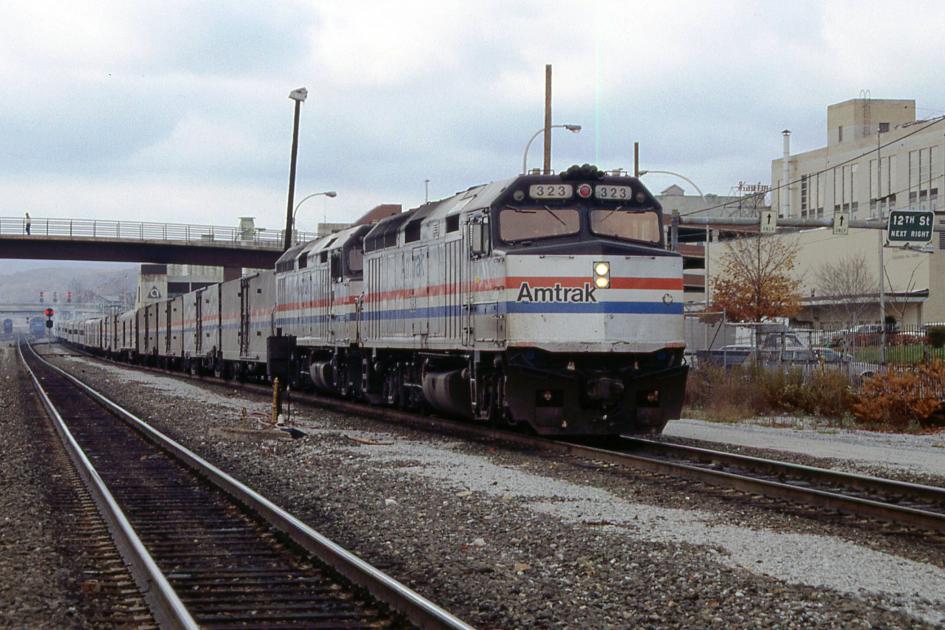 AMTK 323 Altoona PA | Conrail Photo Archive