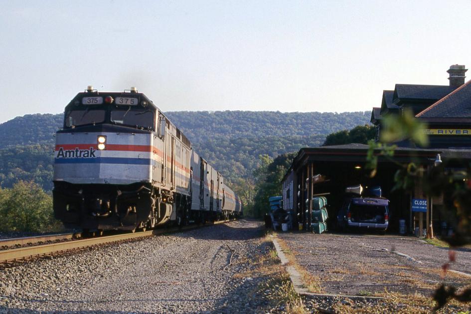 AMTK 375 Marysville PA | Conrail Photo Archive