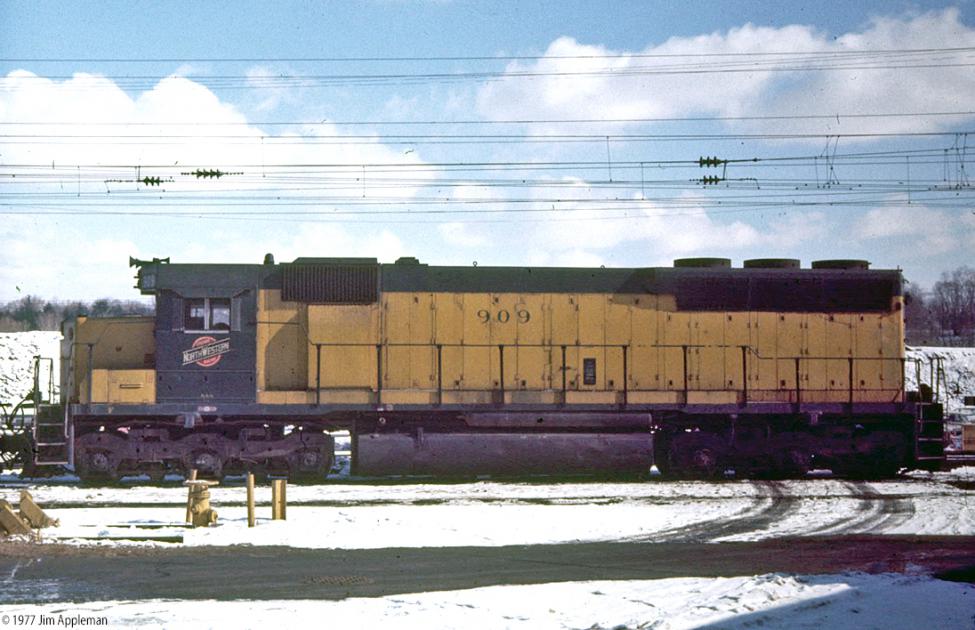 CNW 909 at Harrisburg, PA | Conrail Photo Archive
