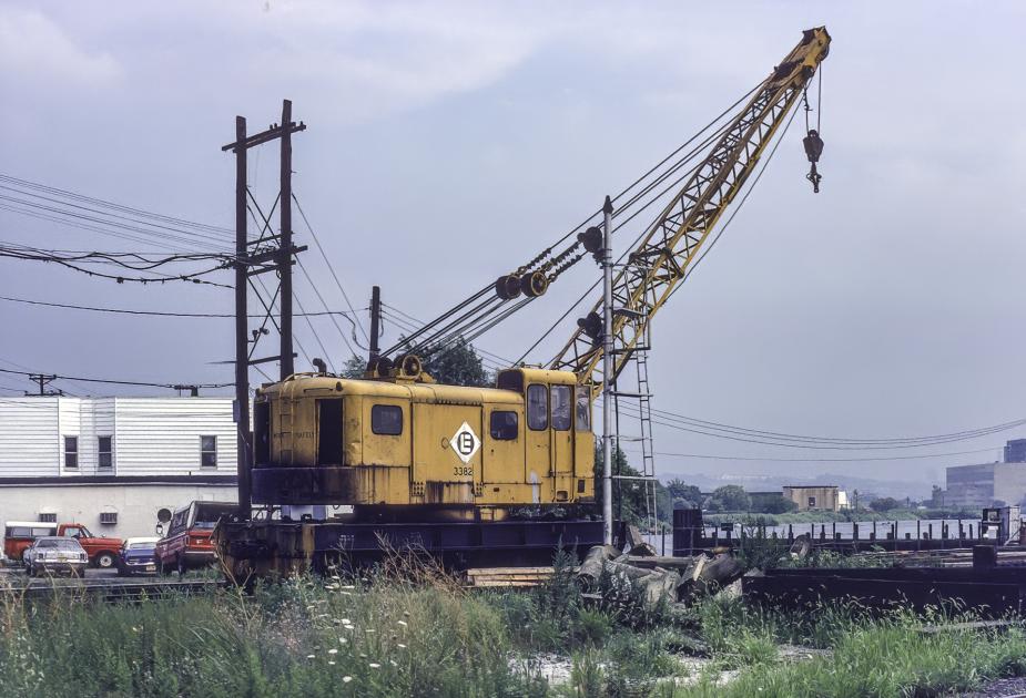 CR 3382 American Crane at Little Ferry NJ 8-25-1979 | Conrail Photo Archive