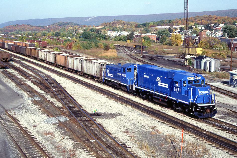 CR 1671 EMD GP15-1 ROSE YARD | Conrail Photo Archive