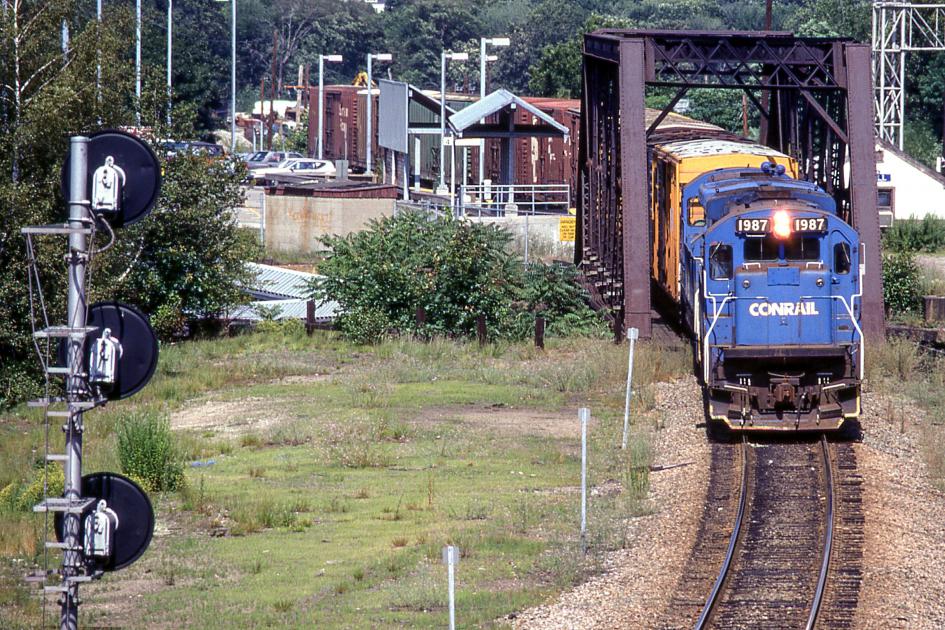 CR 1987 READVILLE MA | Conrail Photo Archive