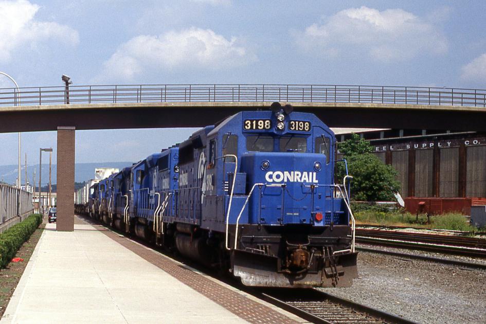 CR 3198 ALTOONA PA | Conrail Photo Archive