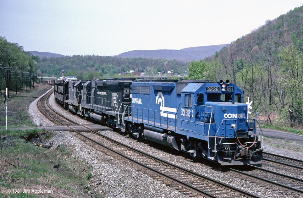 CR 3238 at Tyrone, PA 5/9/1981 | Conrail Photo Archive