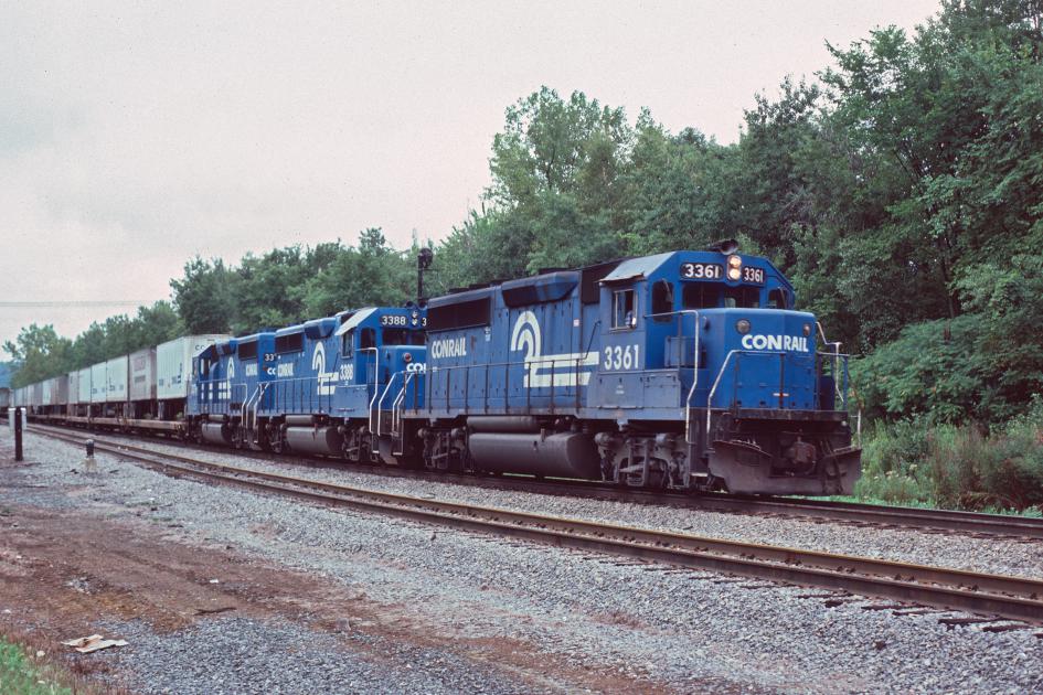 CR 3361 at Selkirk, NY with TV-5 08/31/85 | Conrail Photo Archive