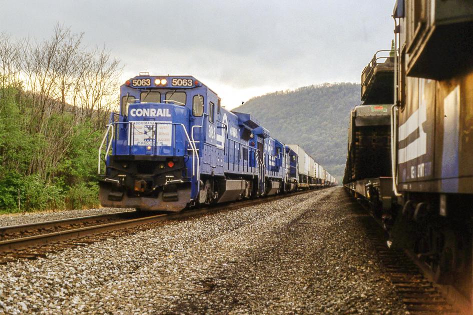 CR 5063 MOUNT UNION PA | Conrail Photo Archive