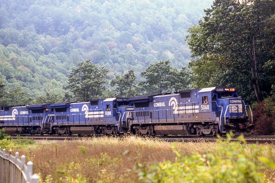 CR 5068 HORSESHOE CURVE | Conrail Photo Archive