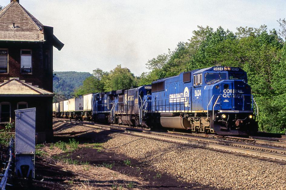 CR 5624 MG TOWER | Conrail Photo Archive