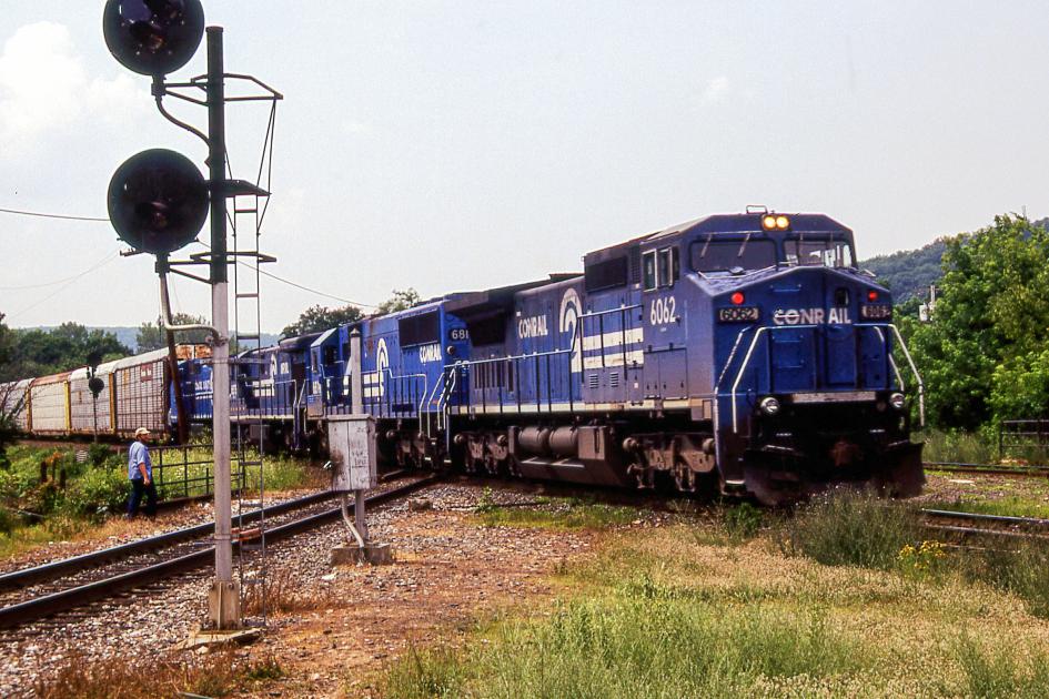 CR 6062 PALMER MA | Conrail Photo Archive