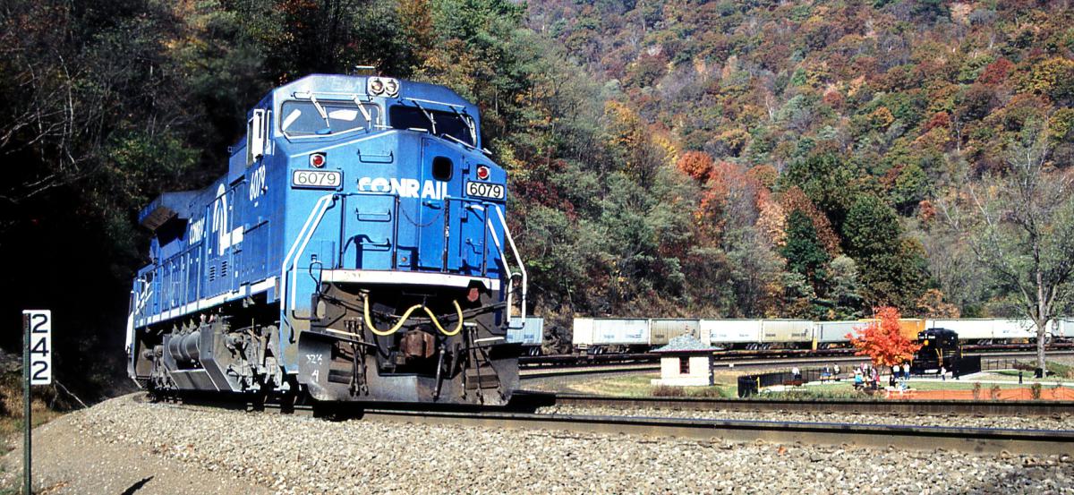 CR 6079 HORSESHOE CURVE | Conrail Photo Archive