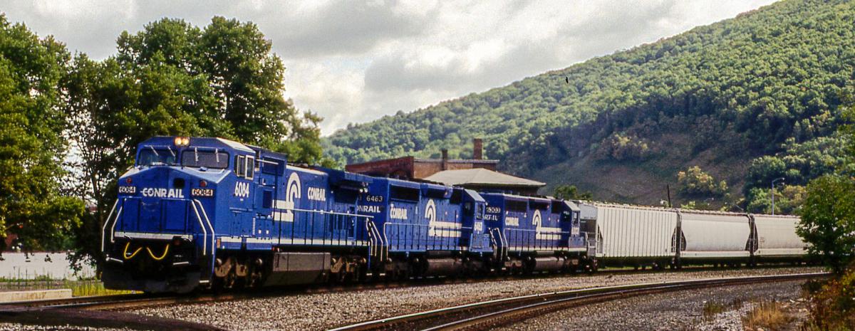 CR 6084 TYRONE PA | Conrail Photo Archive