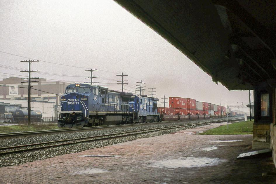 CR 6143 WITH DOUBLE STACKS | Conrail Photo Archive
