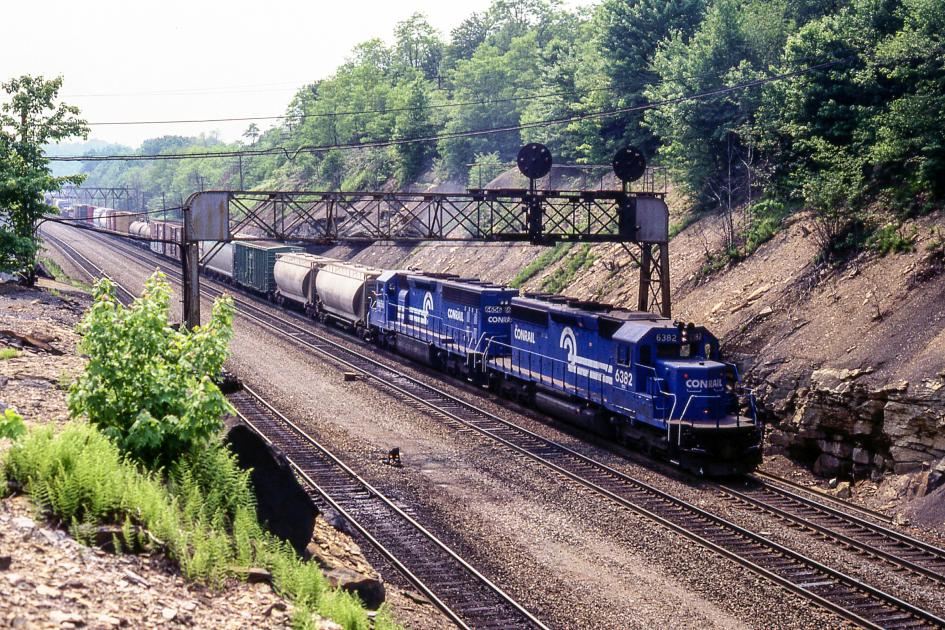 CR 6382 Allegheny Twp PA | Conrail Photo Archive