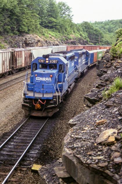 CR 6387 Allegheny Twp PA | Conrail Photo Archive