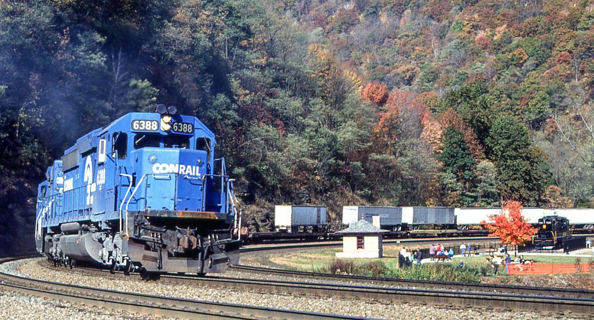 CR 6388 Horseshoe Curve | Conrail Photo Archive