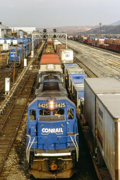 CR 6425 CP Works | Conrail Photo Archive