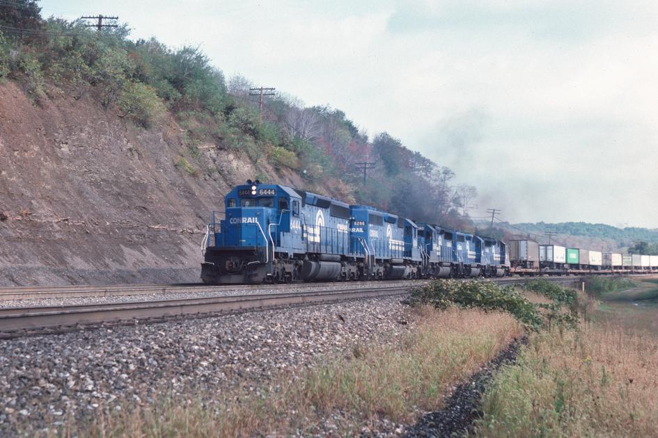 CR 6444 at Altoona, PA on TV3M 09/27/86 | Conrail Photo Archive