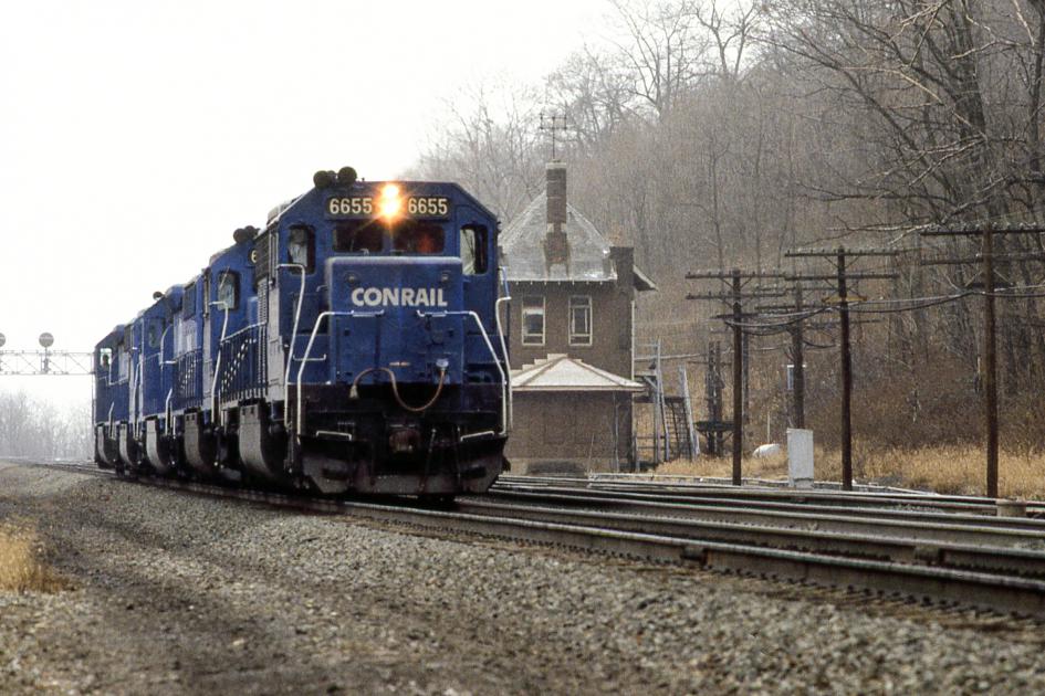 CR 6655 MG Tower | Conrail Photo Archive