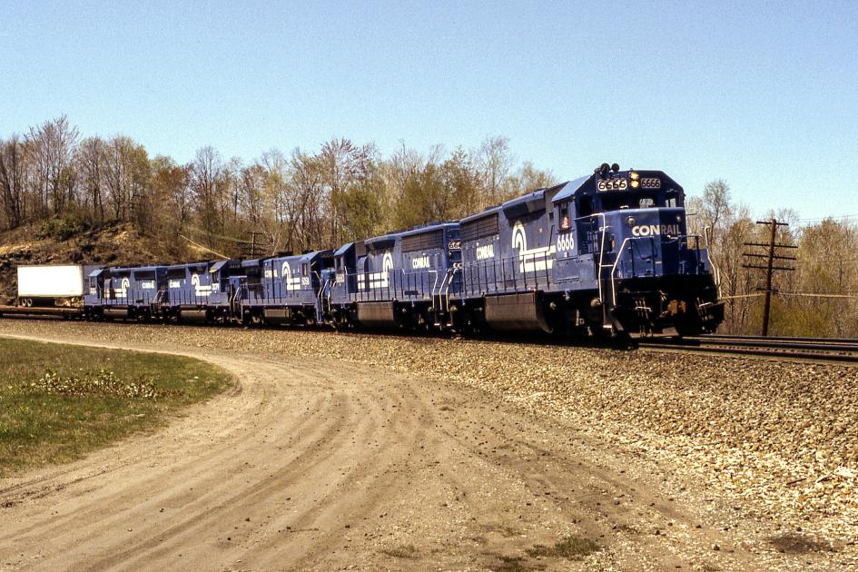 CR 6666 Bennington Curve | Conrail Photo Archive