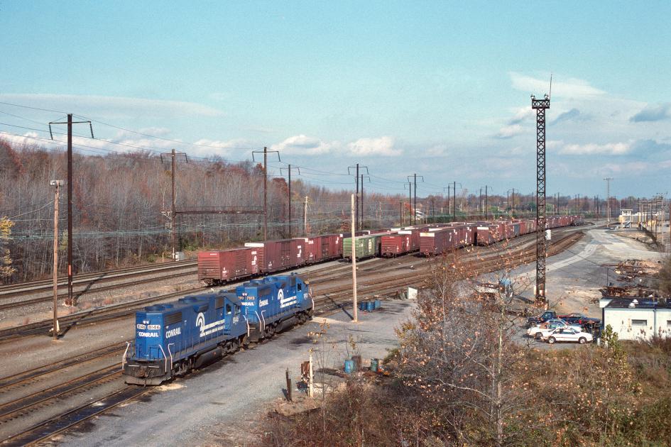 CR 8146 at Newark, DE 11/16/91 | Conrail Photo Archive